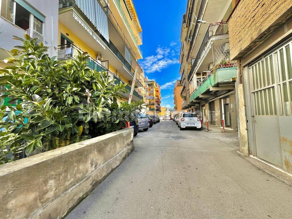 Vendita Appartamento Napoli. Quadrilocale in via Diomede Carafa 58. Da ...