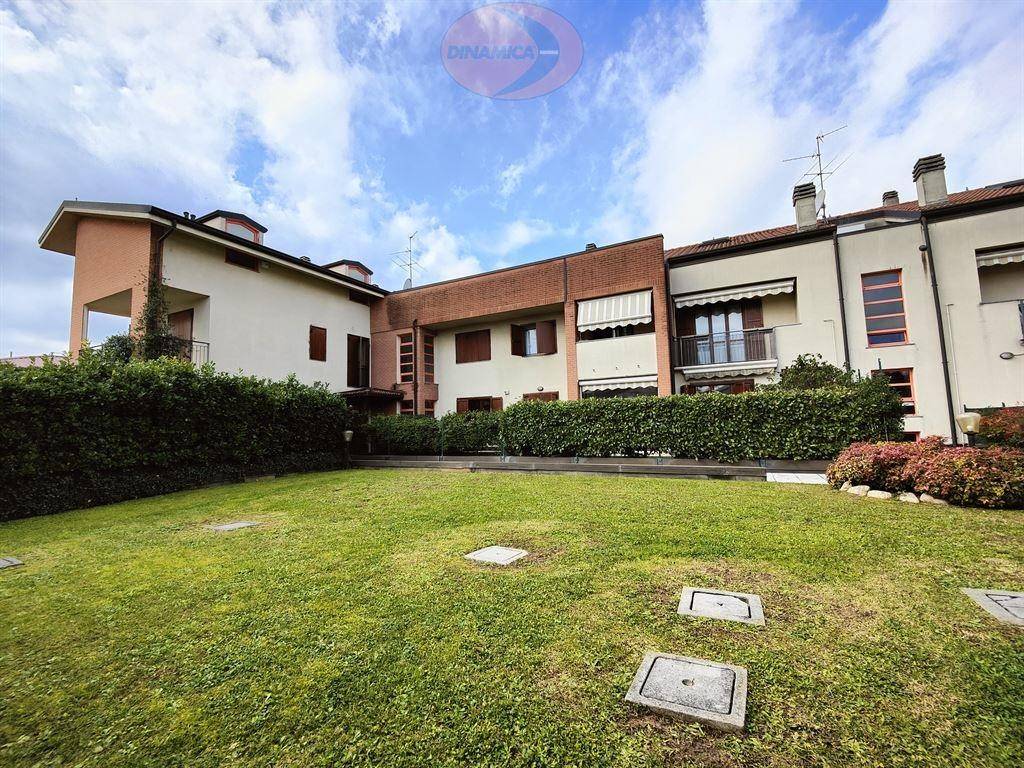 Vendita Appartamento Carnate. Trilocale in via San Giorgio. Ottimo ...