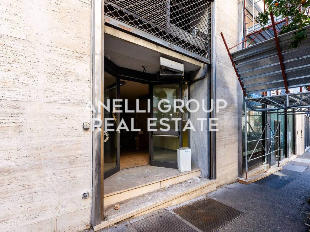Locale commerciale via Barberini, Roma, Rif. 107224485 - Immobiliare.it