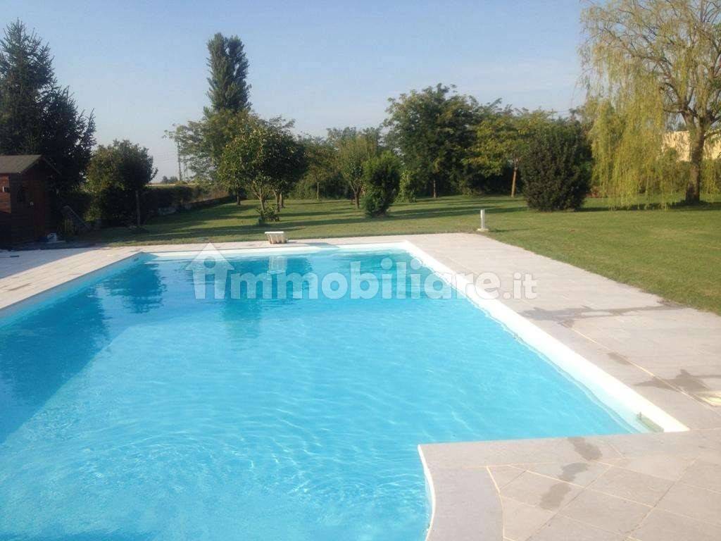 Vendita Villa bifamiliare in via 1 maggio, 1400 San Felice sul Panaro ...