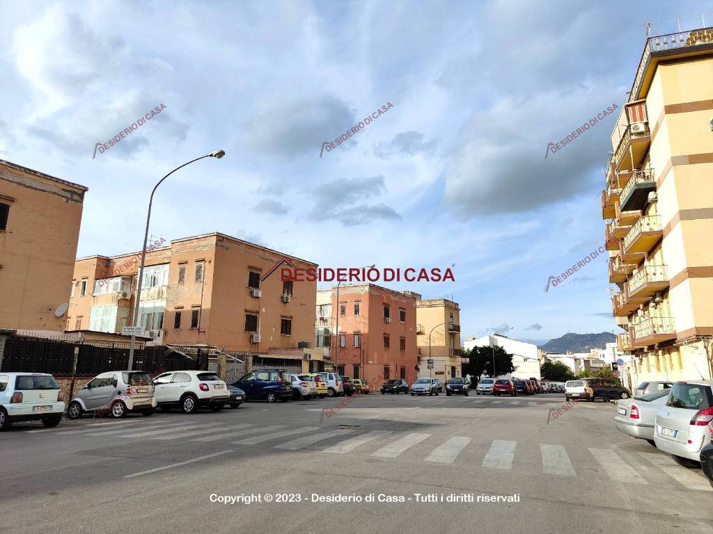 Vendita Appartamento Palermo. Trilocale in via Giuseppe Li Bassi 44. Da ...