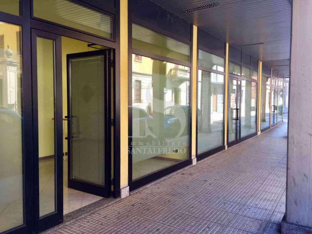 Locale commerciale via Marco D Agrate, Agrate Brianza, Rif. 107308929 ...