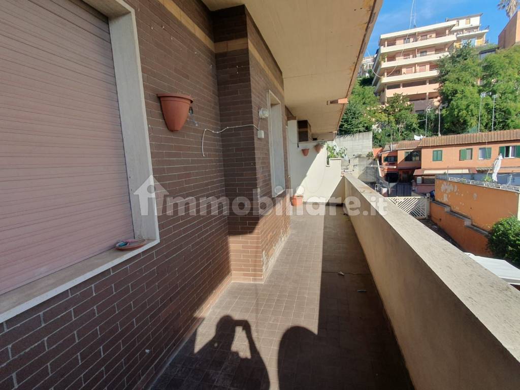 Affitto Appartamento Roma. Trilocale in via del Risaro 120. Ottimo ...