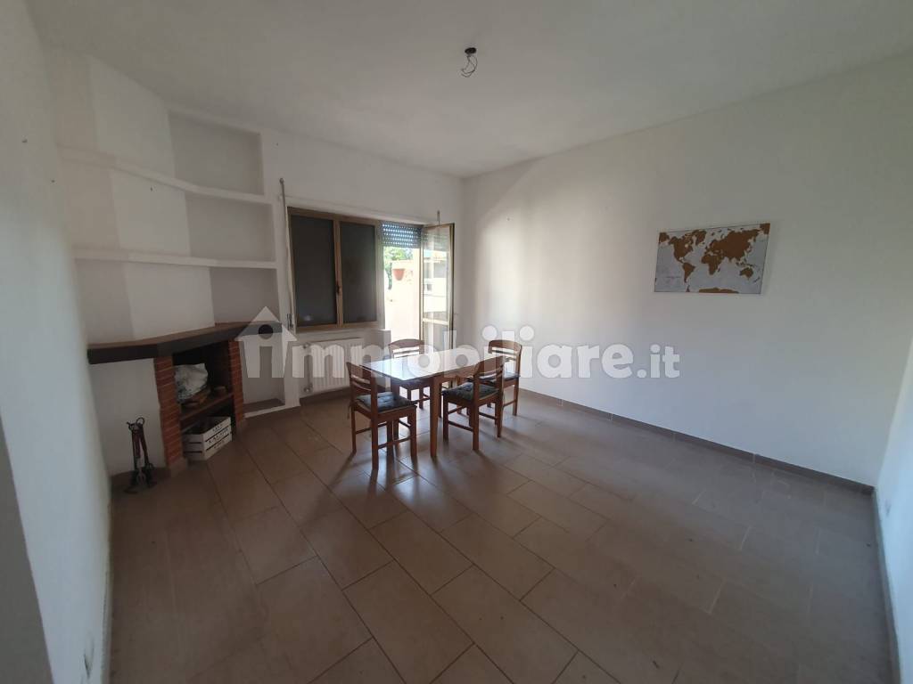 Affitto Appartamento Roma. Trilocale in via del Risaro 120. Ottimo ...