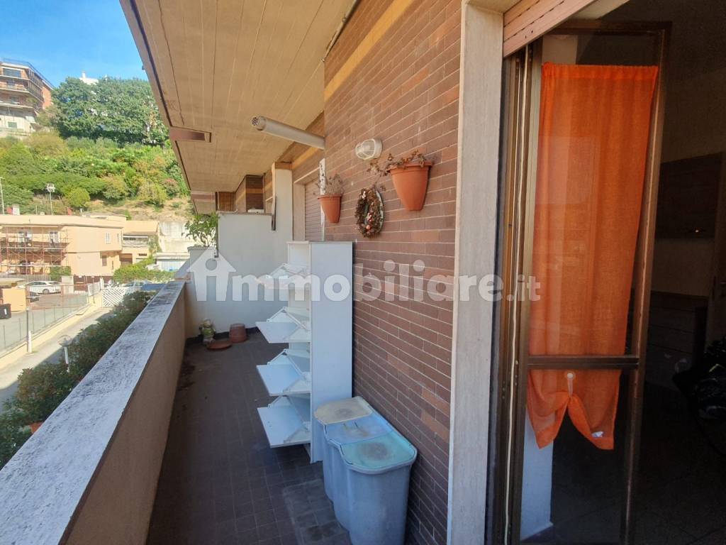 Affitto Appartamento Roma. Trilocale in via del Risaro 120. Ottimo ...