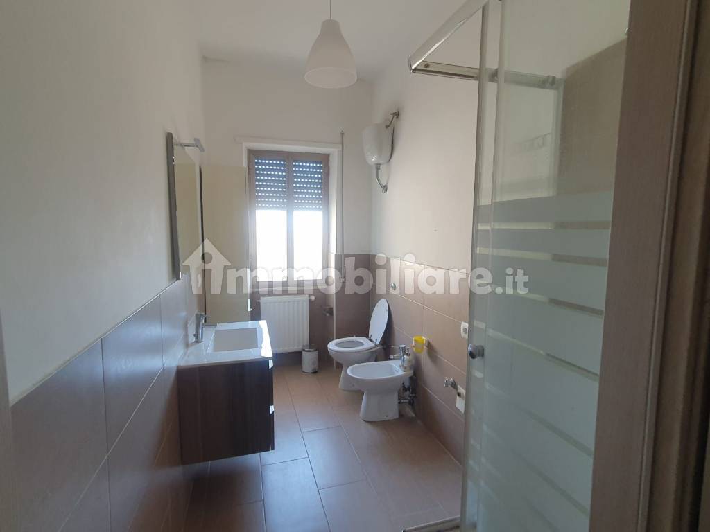 Affitto Appartamento Roma. Trilocale in via del Risaro 120. Ottimo ...