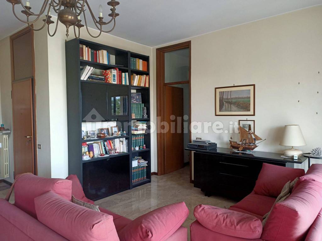 Vendita Appartamento in via Monte Grappa 79. Vigevano. Buono stato ... Vendita Appartamento in via Monte Grappa 79. Vigevano. Buono stato ...