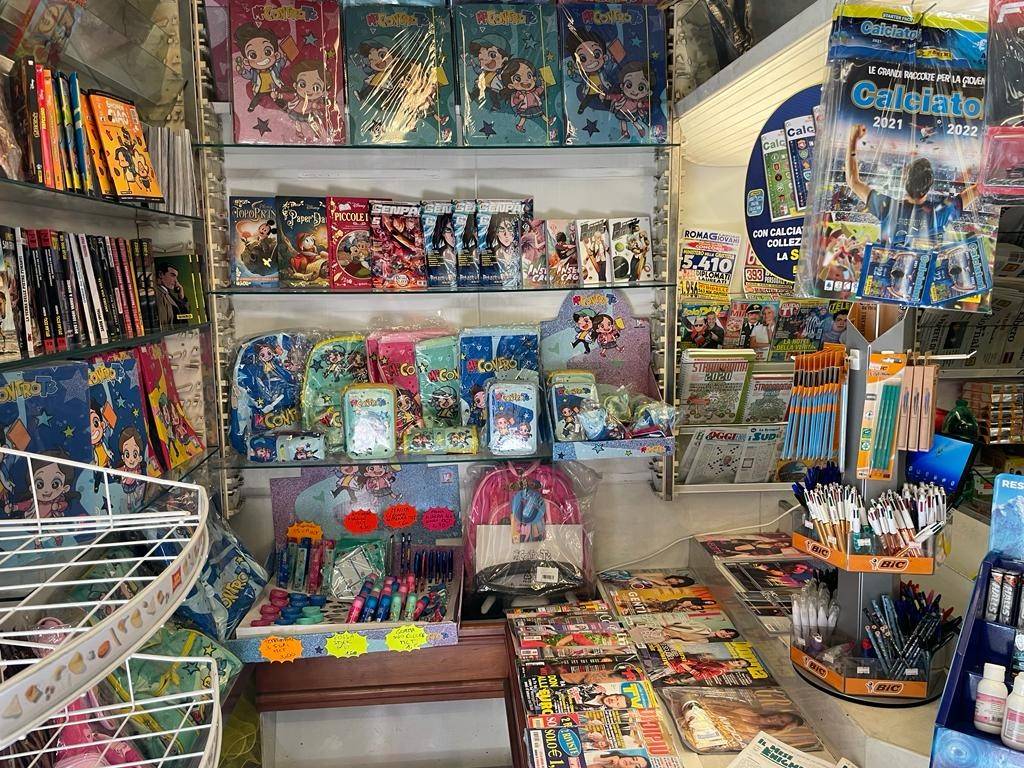 Edicola via Laurentina, Roma, Rif. 107335473 - Immobiliare.it