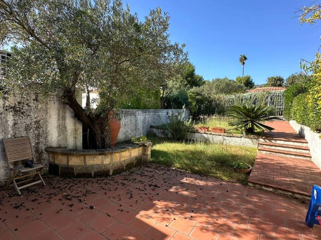 Vendita Villa a schiera in Costaraba Montauro. Buono stato, 113 m², rif ...