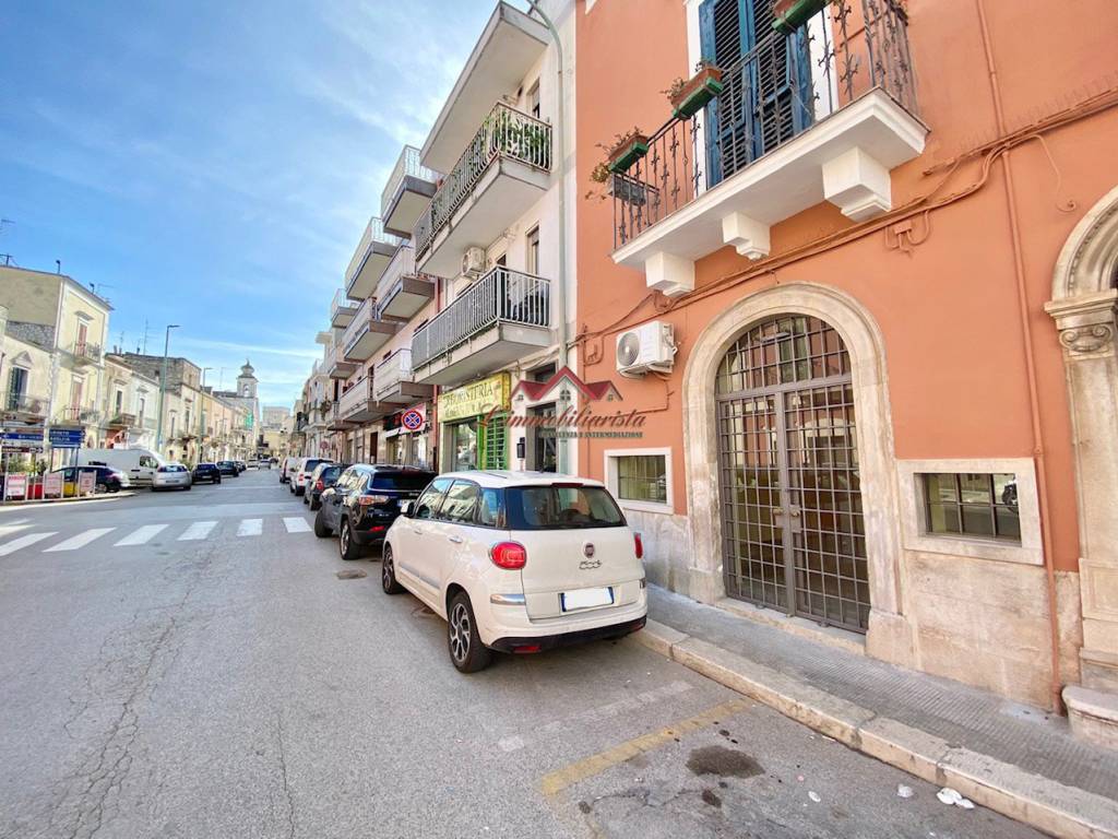 Locale commerciale via Bari, Valenzano, Rif. 107372143 - Immobiliare.it