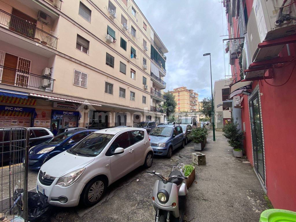 Locale commerciale via Vecchia Canzanella, Napoli, Rif. 107395647 ...