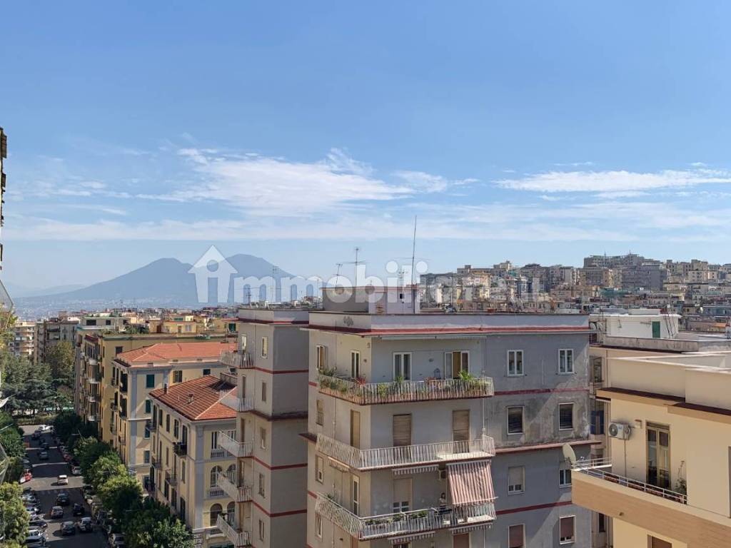 Rent Penthouse in via Giotto 70 Naples. Excellent condition, ref. 107398003