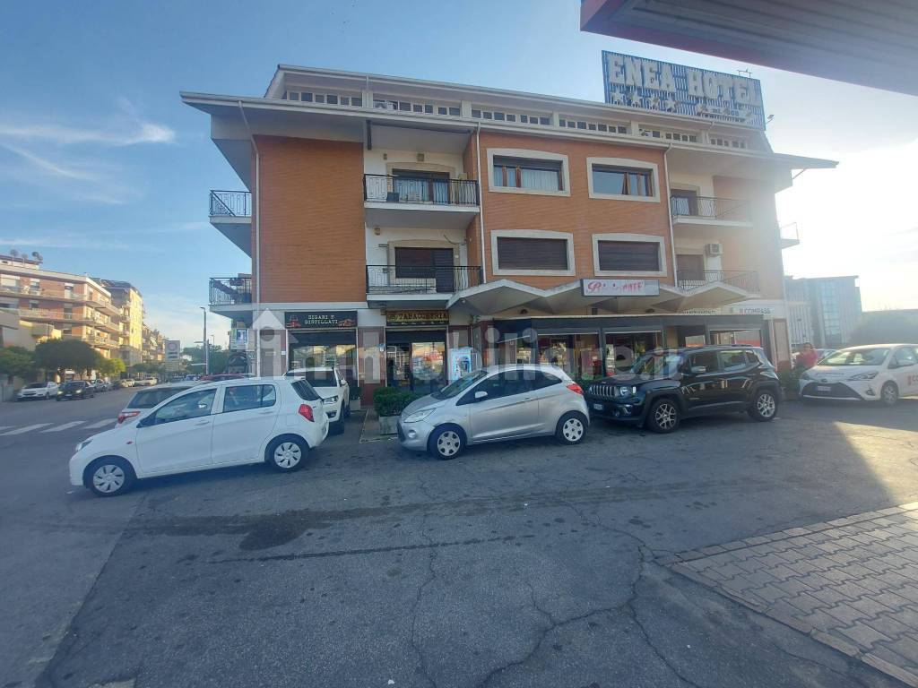 Vendita Appartamento in via Roma 193. Pomezia. Buono stato, primo piano ...
