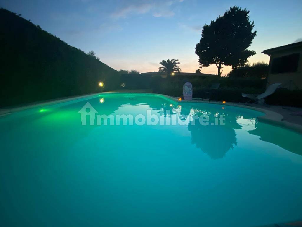 Sale Two-family villa in via Marilyn Monroe Rome. Excellent condition ...