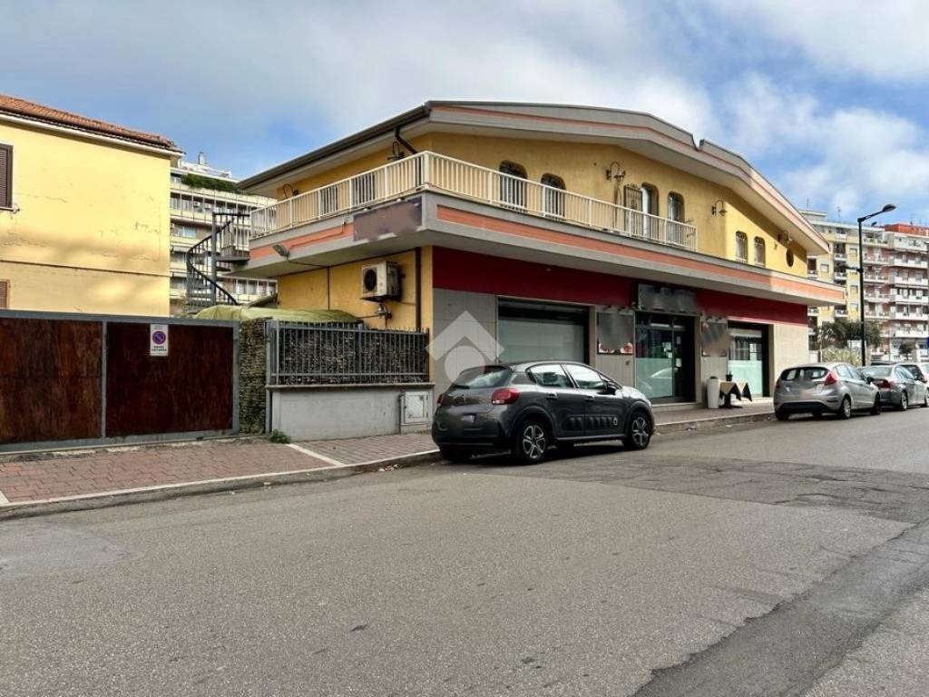 Palazzo - Edificio via Michelangelo, Pescara, Rif. 107468199 ...