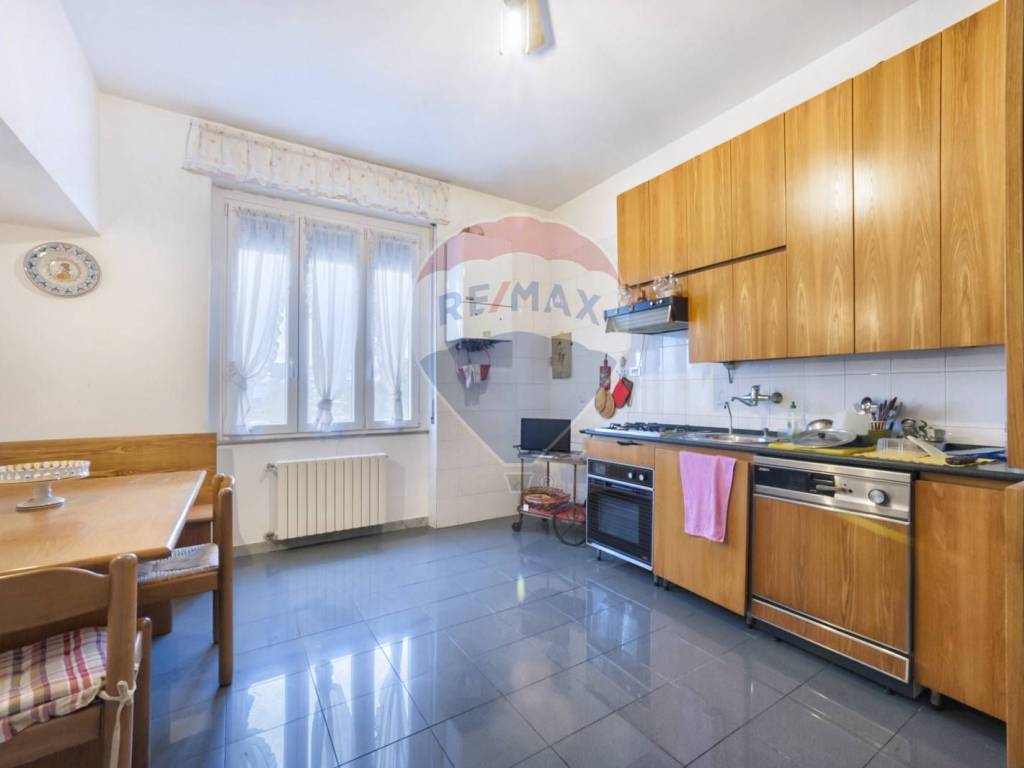 Vendita Appartamento Pescara. Trilocale in via Quarto Dei Mille 4. Buono stato, secondo piano ...