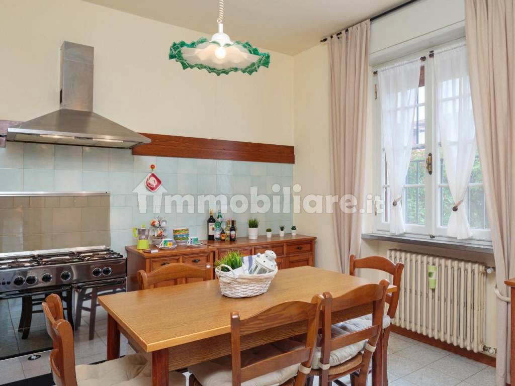 Affitto Terratetto unifamiliare Cascina. Buono stato, posto auto, riscaldamento centralizzato ...