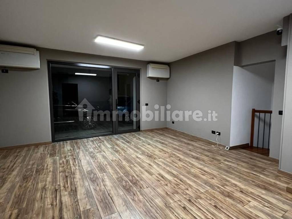 Ufficio - Studio via Sant'Erasmo 1, Cremona, Rif. 107557123 - Immobiliare.it