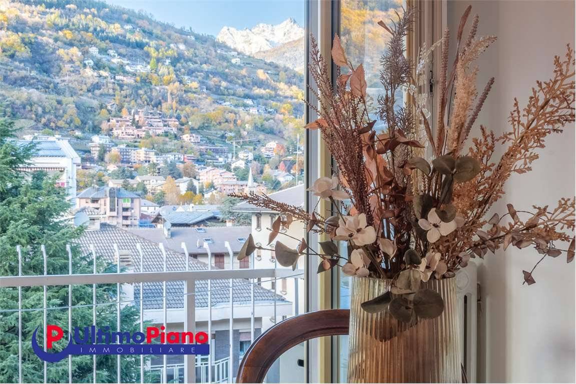 Appartamento via Chavanne, 28, Centro, Aosta