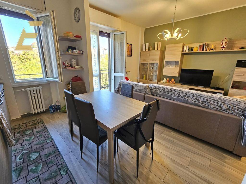 Trilocale via Verdi 9, Stazione - Ticinello, Pavia