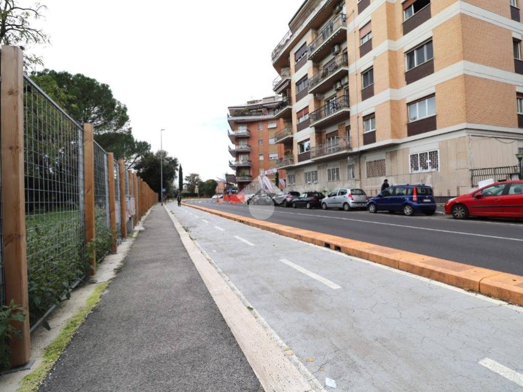 Vendita Appartamento Roma. Bilocale in via Val d'Ala. Buono stato ...