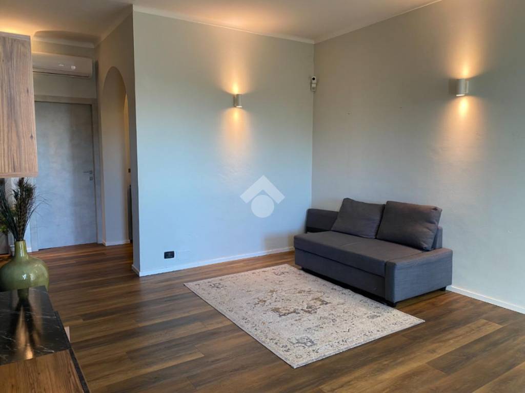 Vendita Appartamento Rivoli. Trilocale in via Stresa 10. Buono stato ...