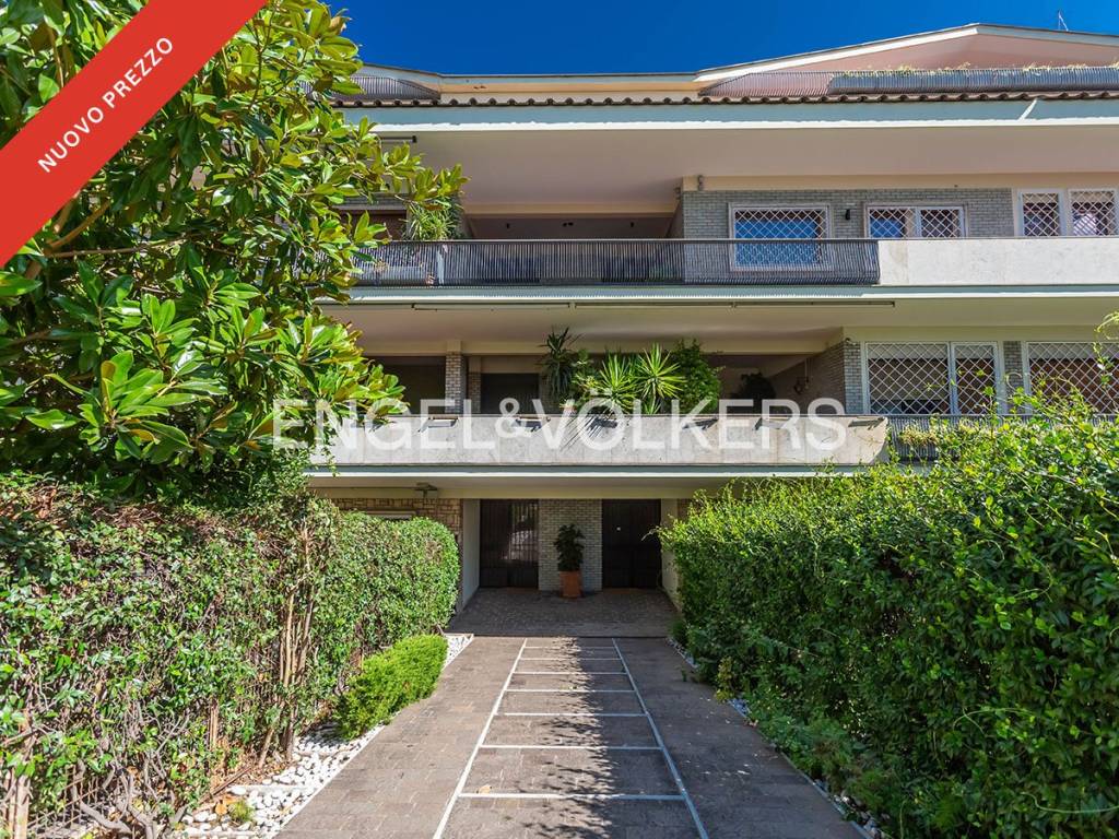 Vendita Appartamento in viale del Poggio Fiorito. Roma. Da ...