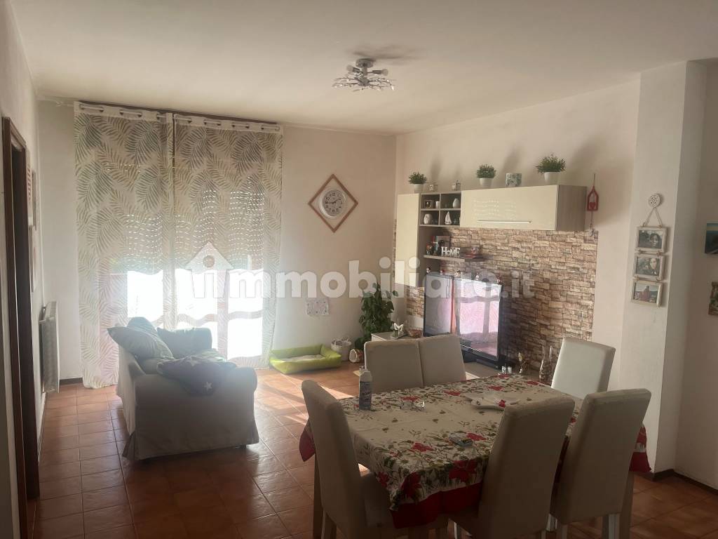 Palazzo - Edificio piazza F. Parri 7, Aulla, Rif. 107710441 - Immobiliare.it