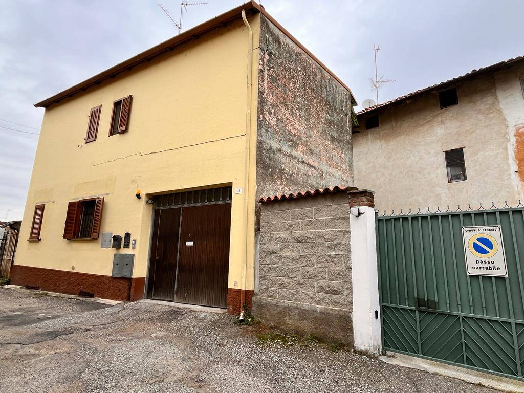 Vendita Villa bifamiliare in via Roma 41 Gambolò. Buono stato, posto ...