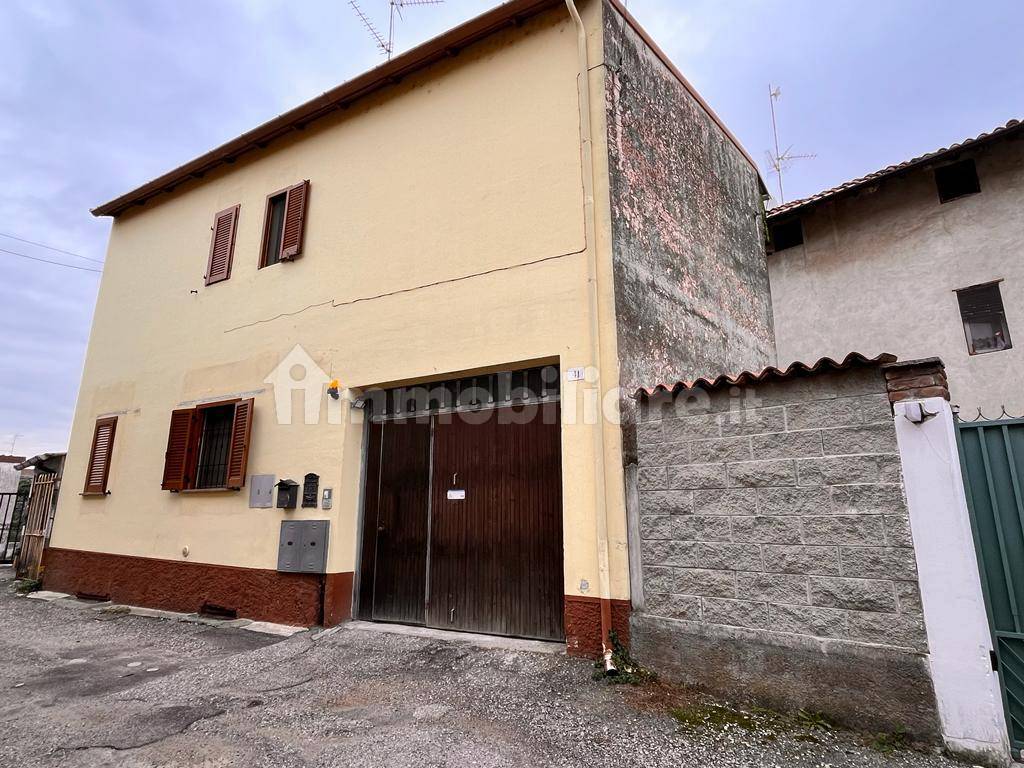 Vendita Villa bifamiliare in via Roma 41 Gambolò. Buono stato, posto ...