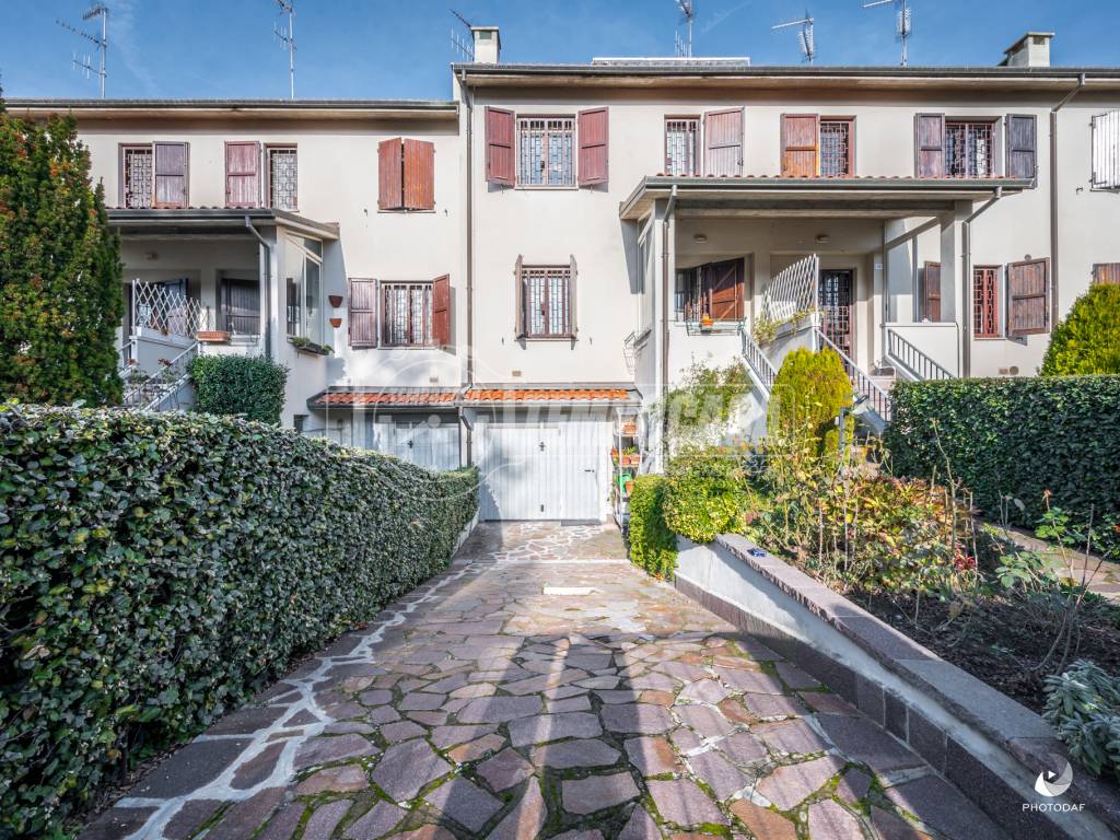 Vendita Villa a schiera in via Leonardo da Vinci 80 Castenaso. Buono ...