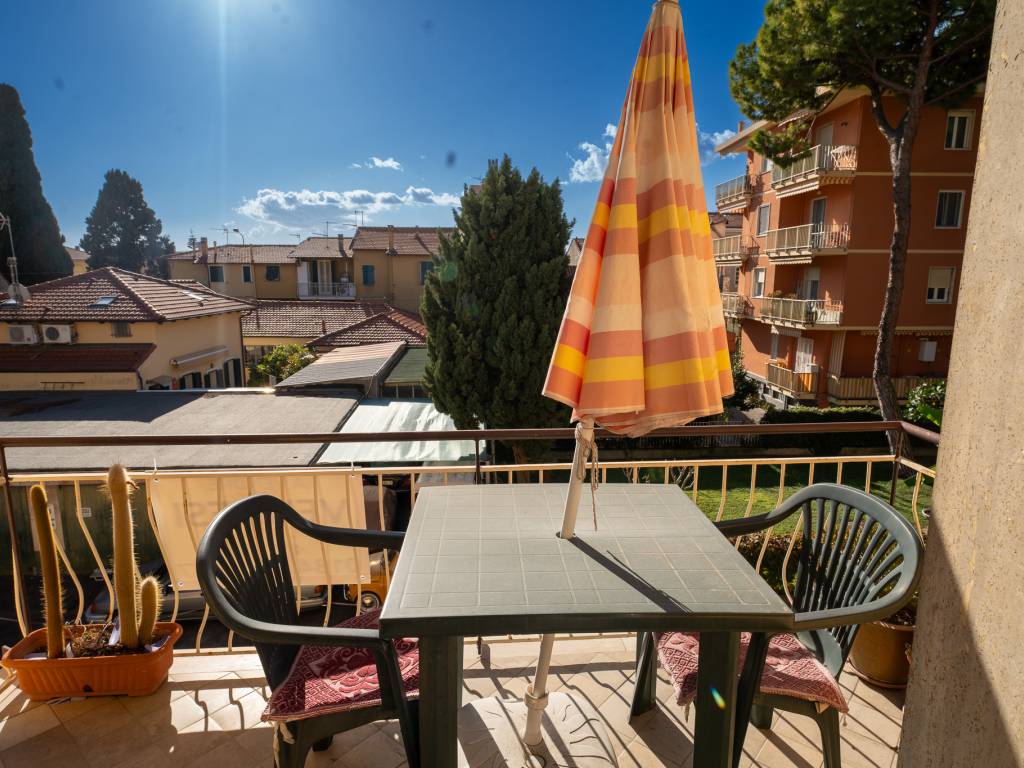 Vendita Appartamento Bordighera. Bilocale in via Milano 10. Buono stato ...