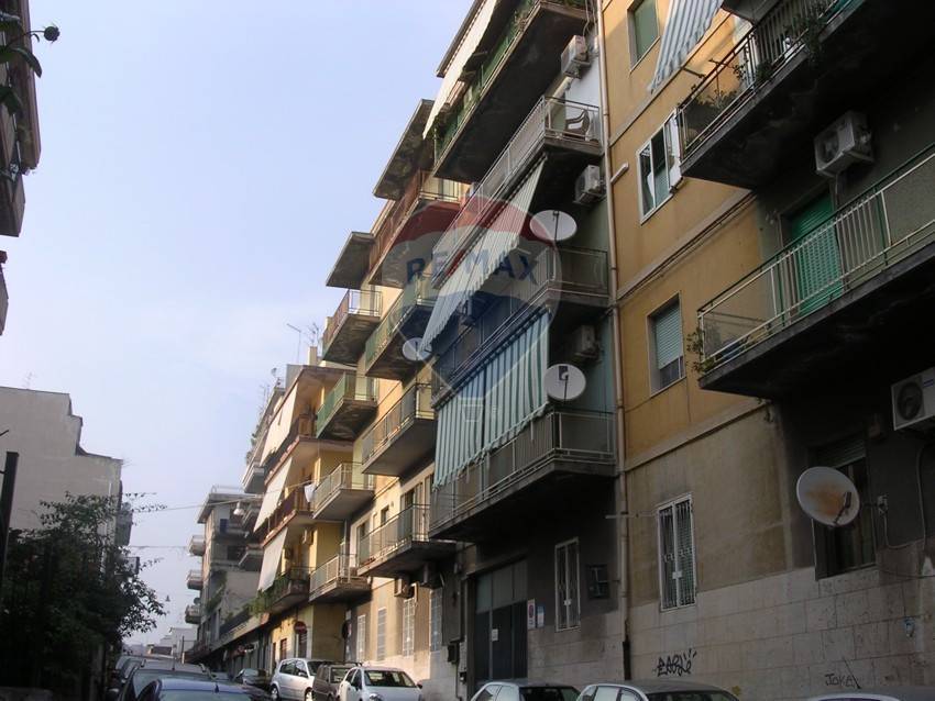 Attività commerciale via Stazzone 237, Catania, Rif. 107784863 ...