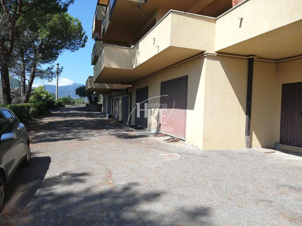 Vendita Appartamento in via Mario Dodaro. Mendicino. Buono stato, su ...