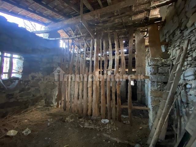 Vendita Cascina Berzo Demo. Da ristrutturare, 320 m², rif. 107792605