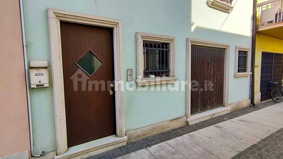 Vendita Villa a schiera in via San Pietro Nuovo Legnago. Buono stato ...