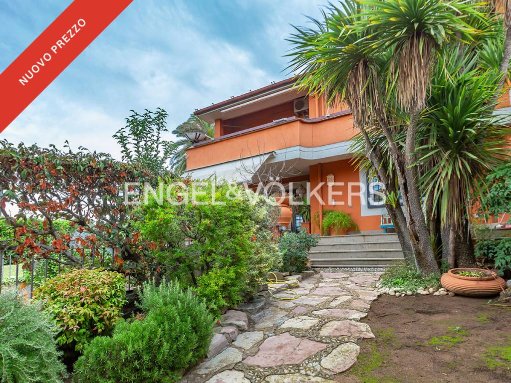 Sale Two-family villa in via Montiglioni Grottaferrata. Good condition ...