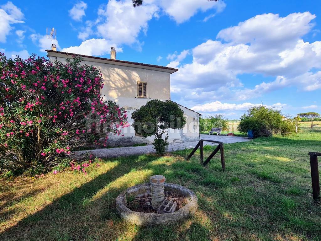 Vendita Cascina in Case Sparse Terontola Doganella, 107 Cortona. Buono ...