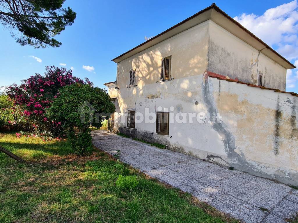 Vendita Cascina in Case Sparse Terontola Doganella, 107 Cortona. Buono ...