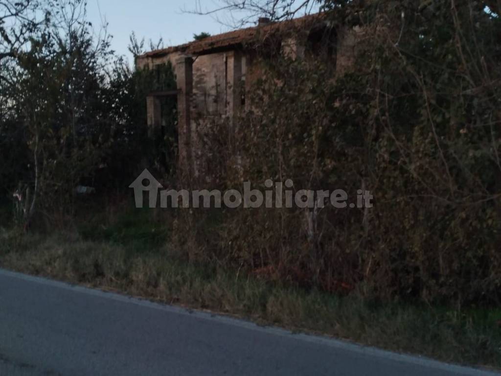 Vendita Rustico in via Torte Bettona. Da ristrutturare, 220 m², rif ...