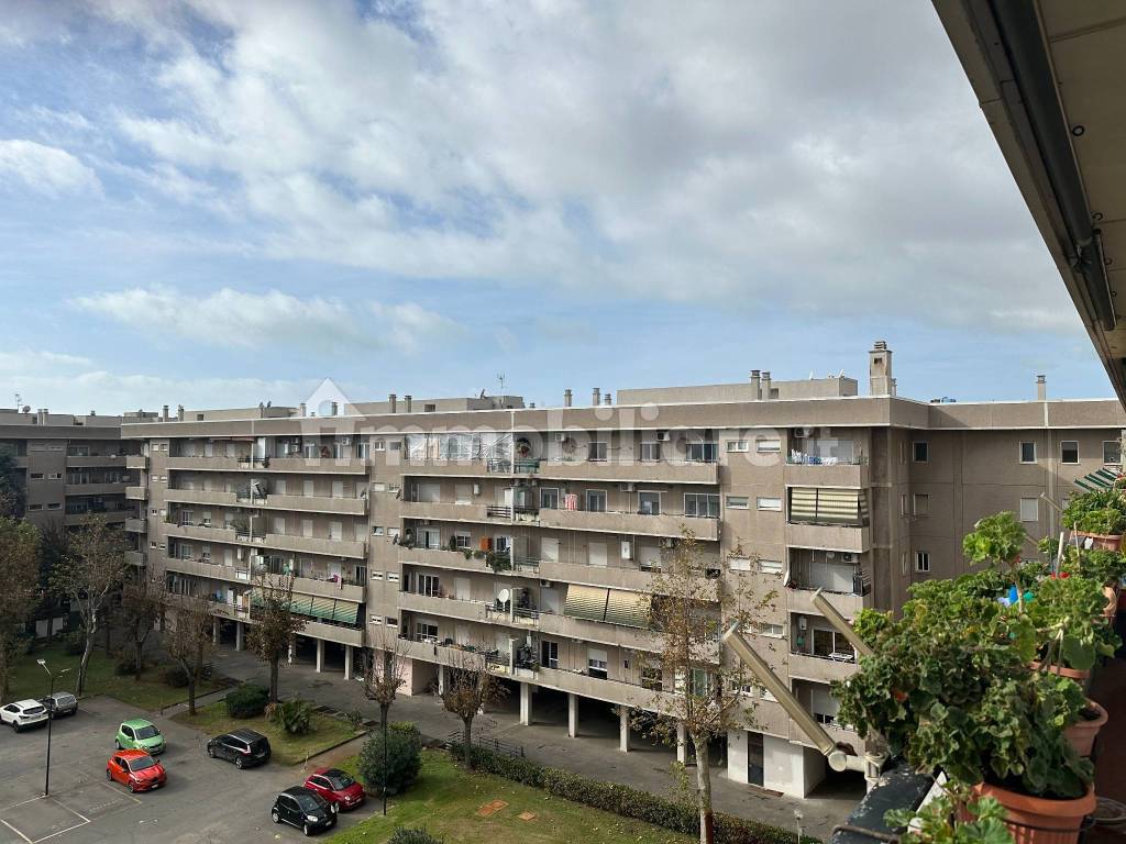 Vendita Attico in viale dei Promontori Roma. Buono stato, posto auto ...