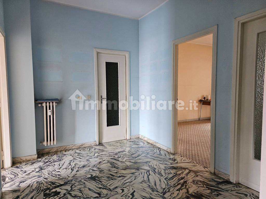 Vendita Appartamento Torino. Trilocale in via Ignazio Collino 11. Buono ...