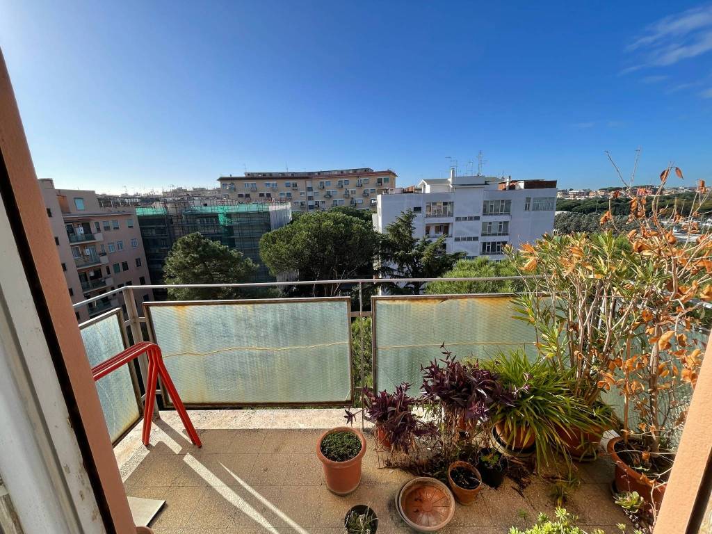 Vendita Appartamento Roma. Trilocale in via Mario Musco. Da ...