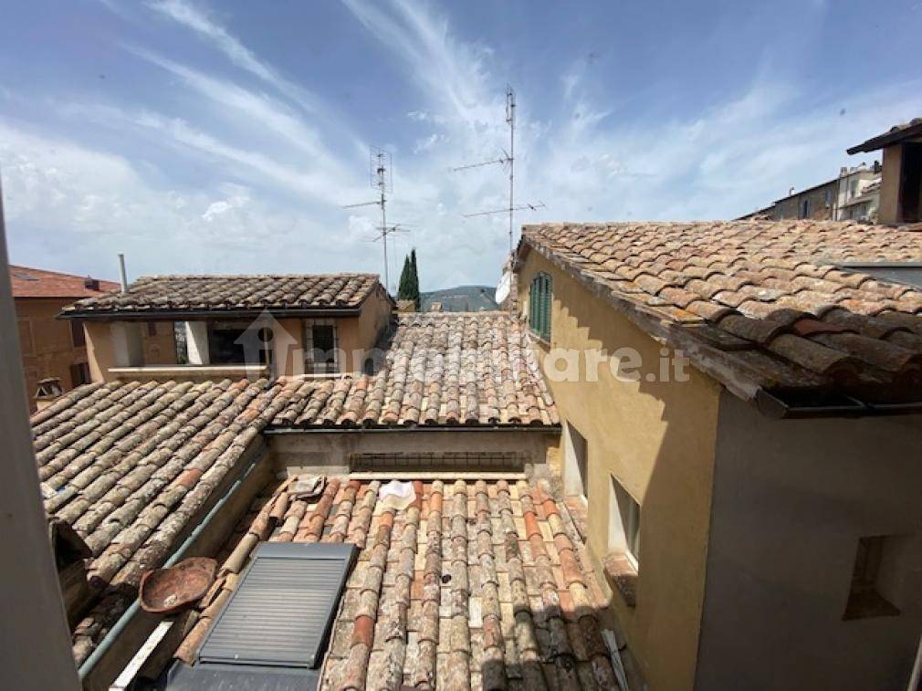 Vendita Appartamento Perugia. Quadrilocale in via del Curato 5. Buono ...