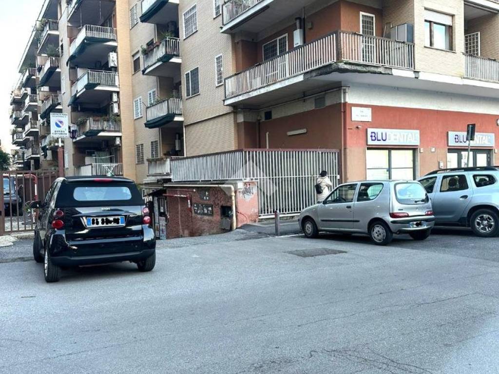 Garage - Box via Val Maggia, Roma, Rif. 107922563 - Immobiliare.it