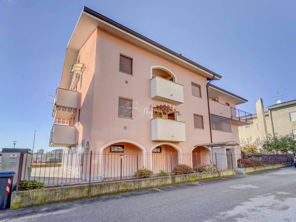 Vendita Appartamento in via Cantelli. Cameri. Buono stato, secondo ...