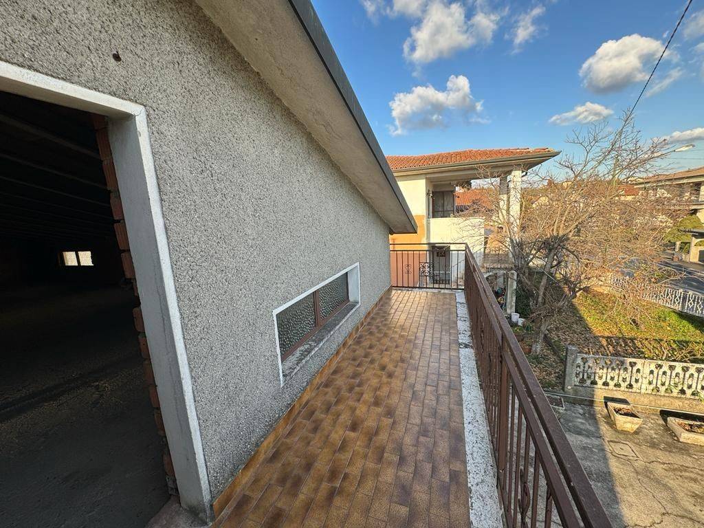 Vendita Villa unifamiliare in via Giovanni Pascoli 38 Capriano del ...