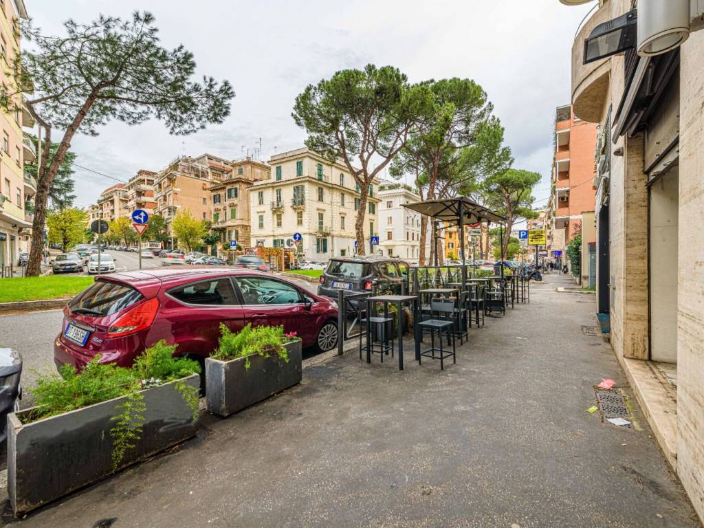 Locale commerciale corso Trieste 110, Roma, Rif. 97380470 - Immobiliare.it