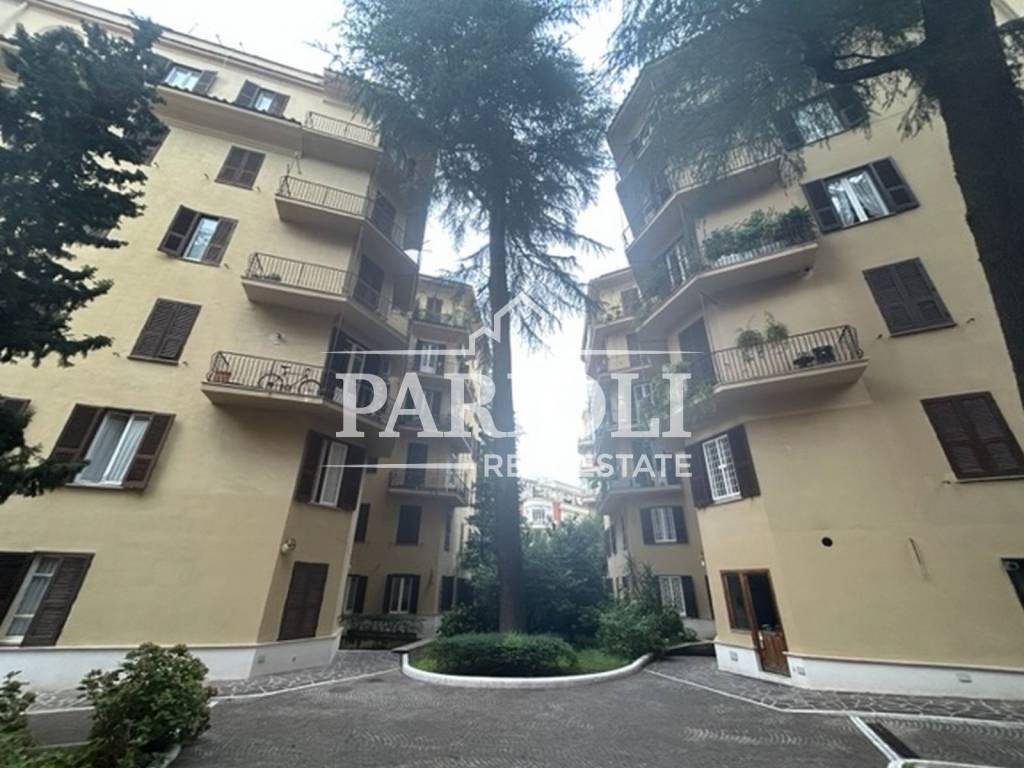 Vendita Appartamento Roma. Trilocale in via Ruggero Fauro. Da ...