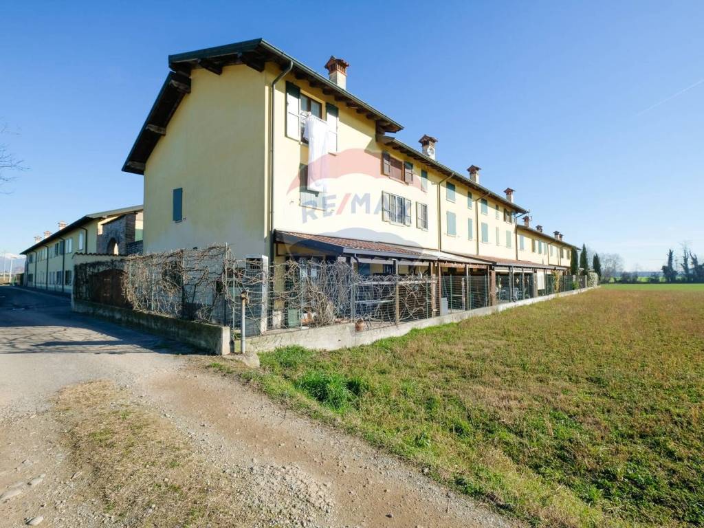 Vendita Appartamento Cologno al Serio. Quadrilocale, Buono stato, su ...